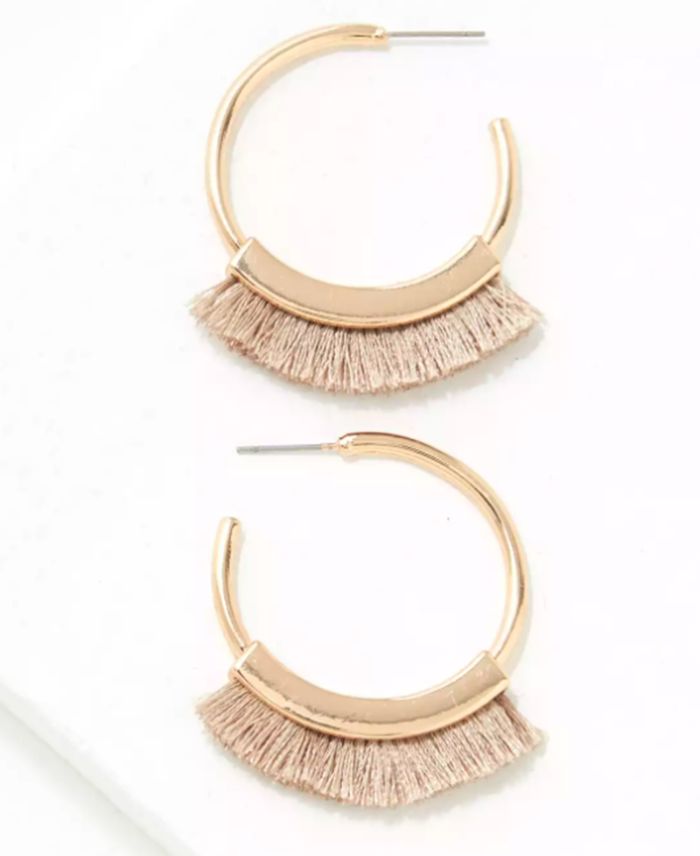 10 bijoux minimalistes qui rehausseront tous tes looks