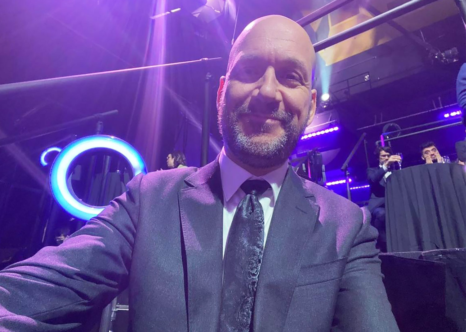 Martin Matte partage une rare photo avec son amoureuse et met fin aux ...