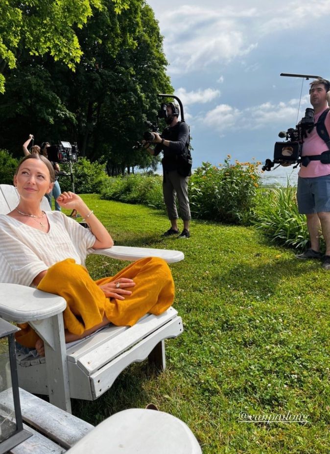 Vanessa Pilon: on copie son parfait look d'été jaune moutarde!