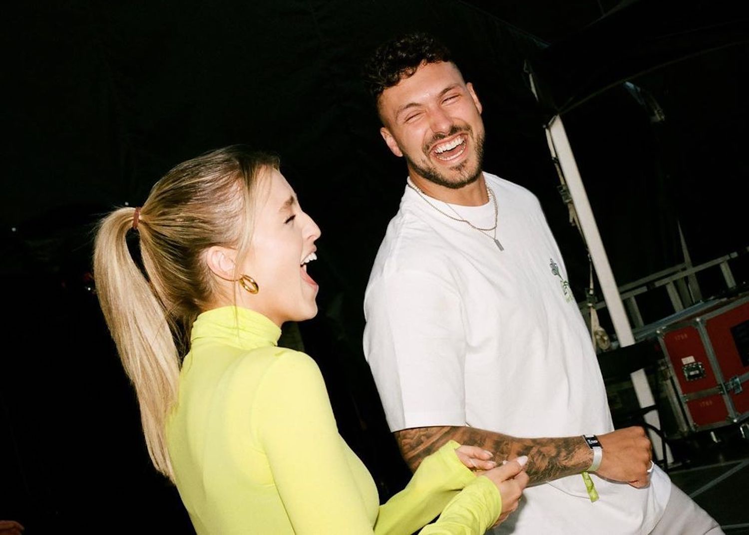 Alicia Moffet dévoile 6 photos d'elle et son amoureux et on craque!