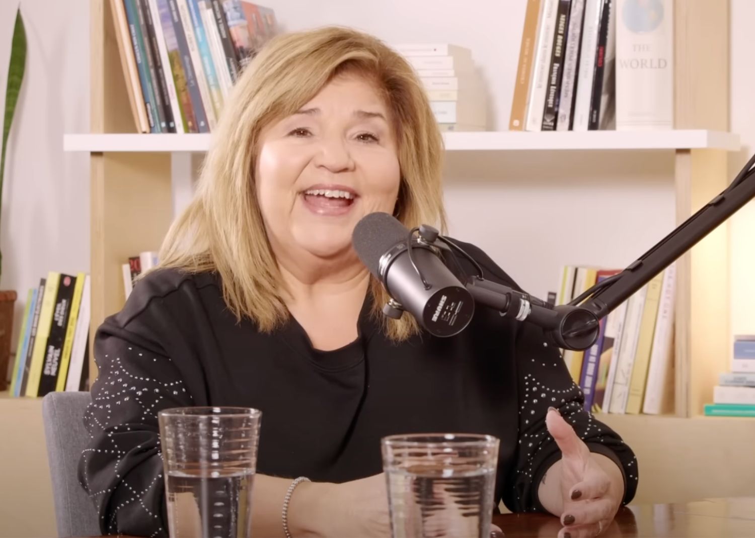 Marie-Claude Barrette prépare une grande annonce et elle invite ses fans