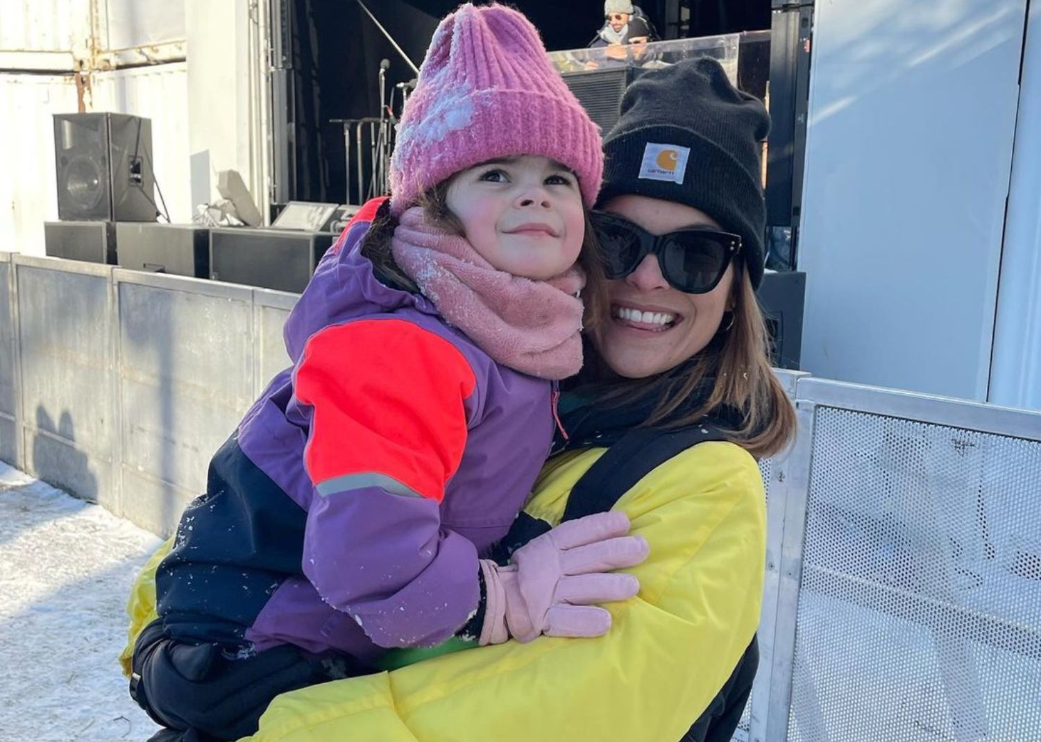 Kim Rusk surprend sa fille qui écoute du rock dans sa chambre et c'est ...