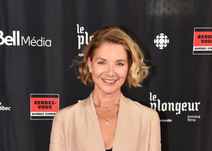 Soutien-gorge et veston: Isabel Richer était flamboyante sur le tapis rouge