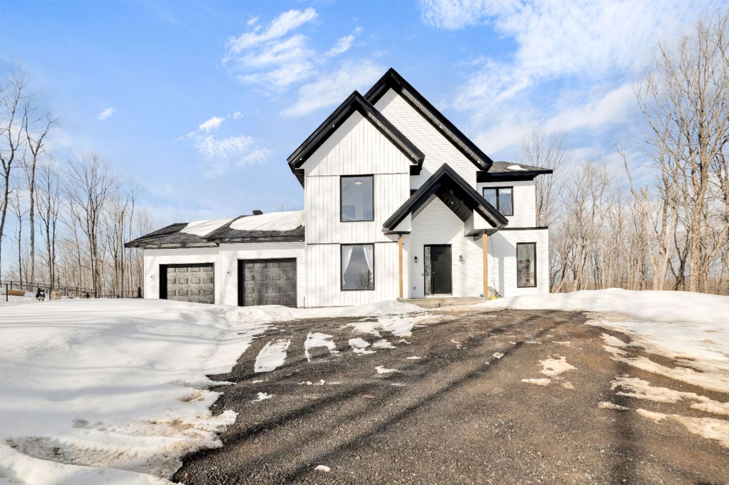 Les jumelles influenceuses qui «n'ont plus d'argent» et dont tout le ...