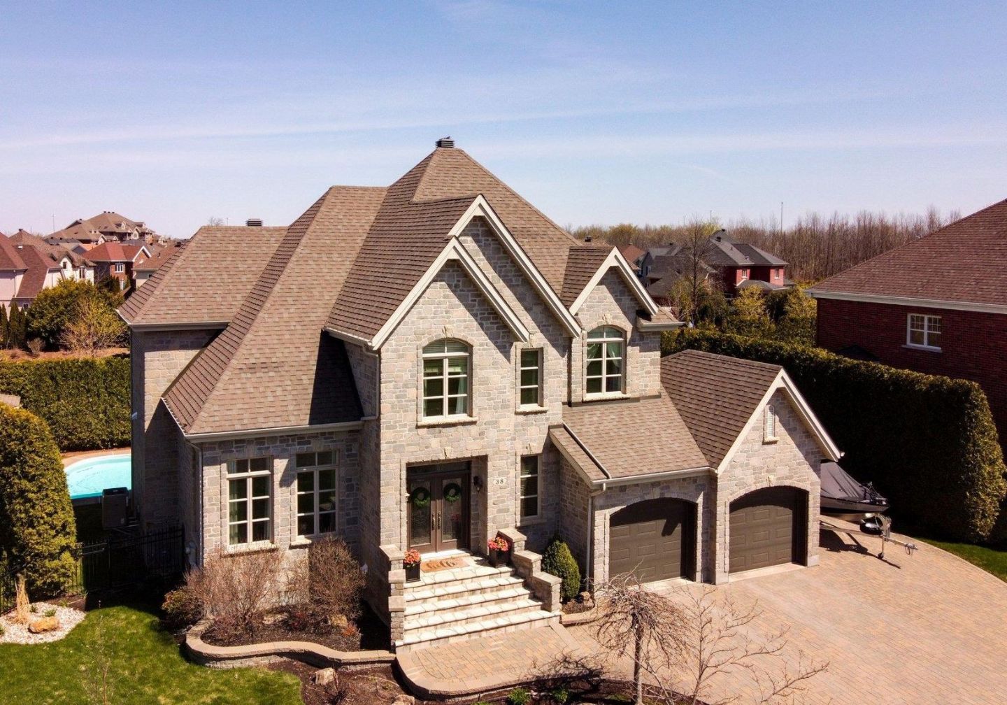 Carey Price met sa gigantesque maison de Candiac à vendre pour 1,8 ...