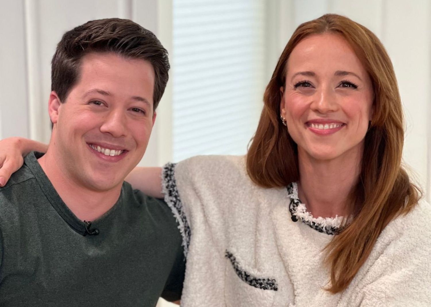 Le frère de Karine Vanasse réagit à ses scènes osées dans Avant le Crash