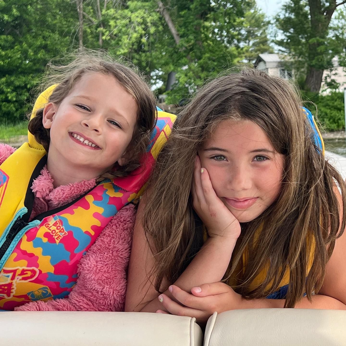 Maïka Desnoyers dévoile une photo de ses filles plus complices que jamais