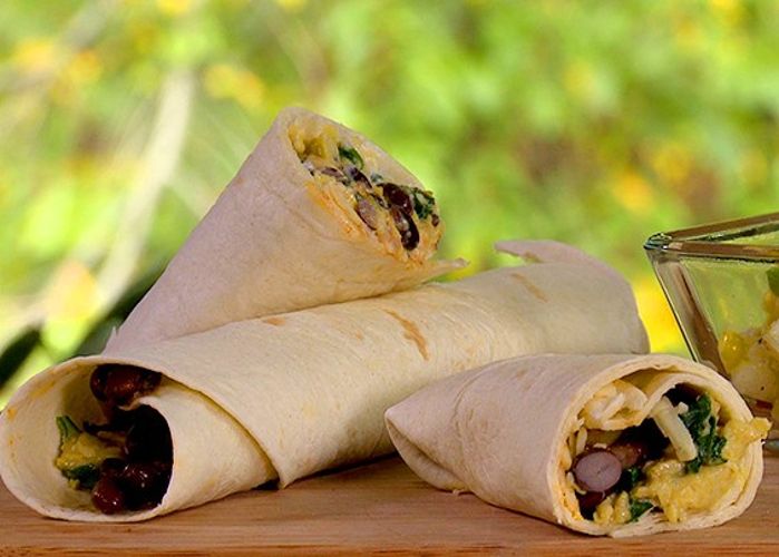 Burritos-déjeuner aux oeufs et aux haricots noirs