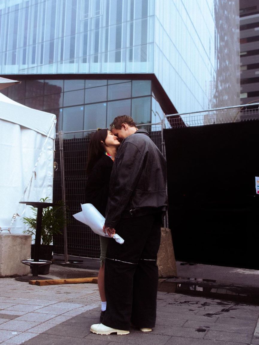 C'est ELLE, la nouvelle blonde du chanteur Les Louanges!