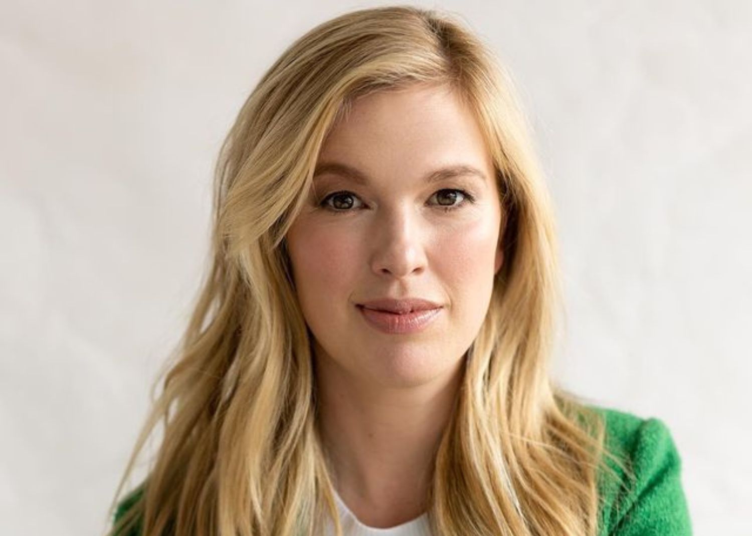 Geneviève Tardif adopte une nouvelle coloration fabuleuse juste à temps ...