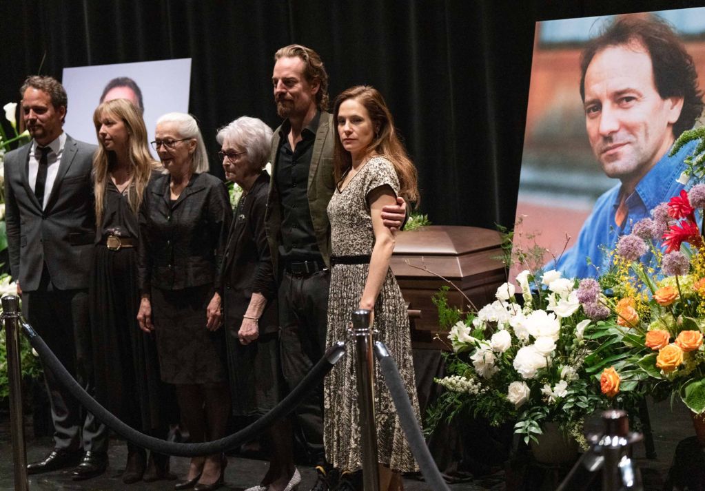 Chapelle ardente: La famille de Michel Côté lui rend un dernier hommage!