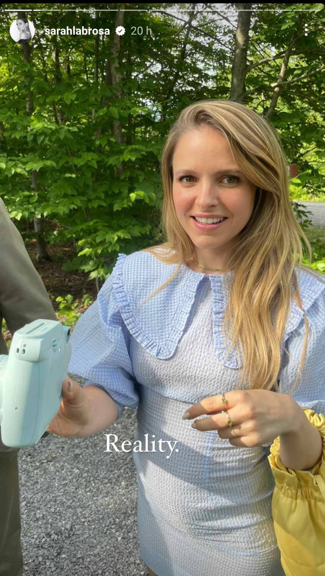 Sarah-Jeanne Labrosse porte la robe la plus mignonne qui soit!