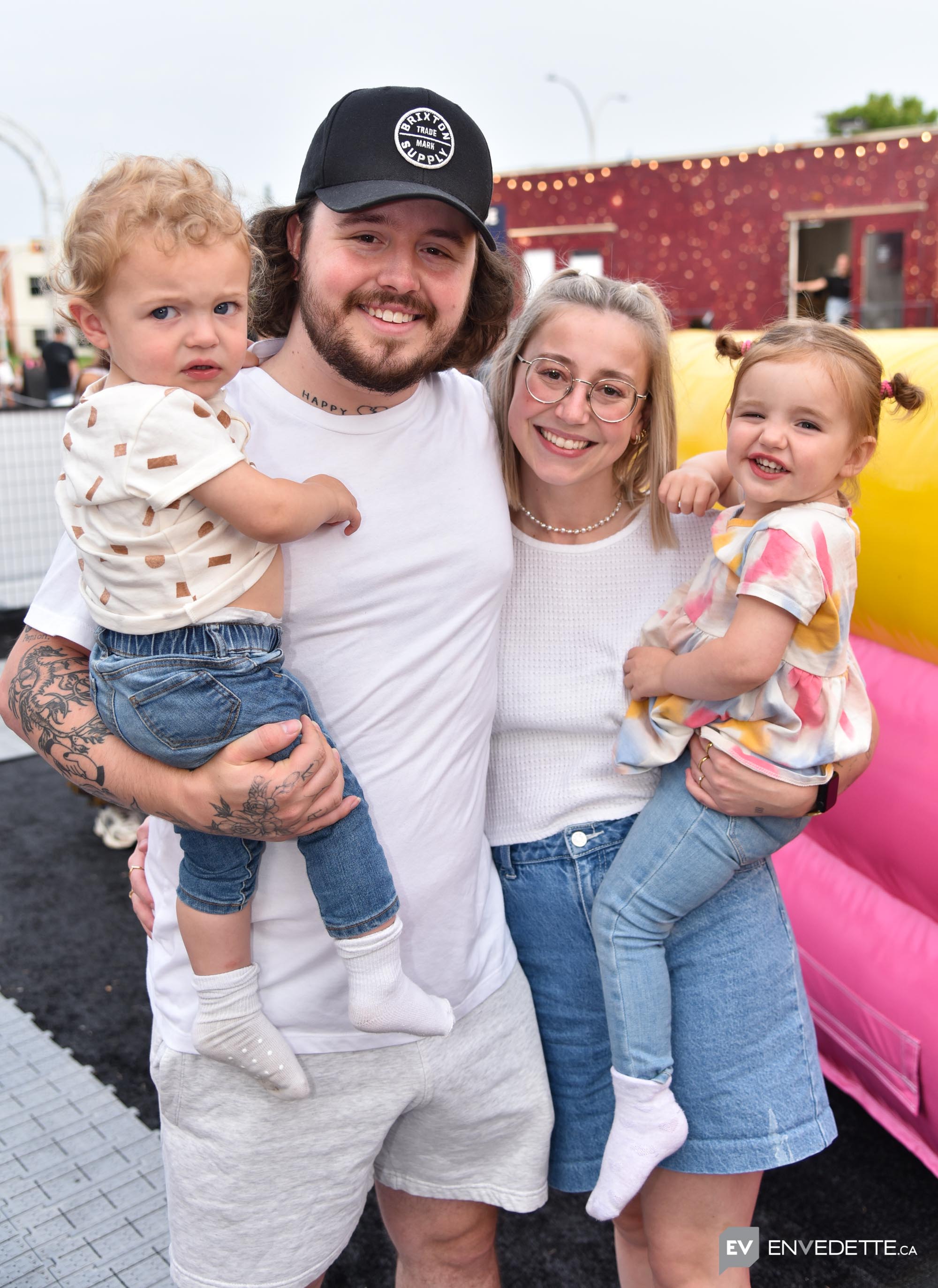 Voyez les stars et leur famille sur le tapis rouge d'Illumi!