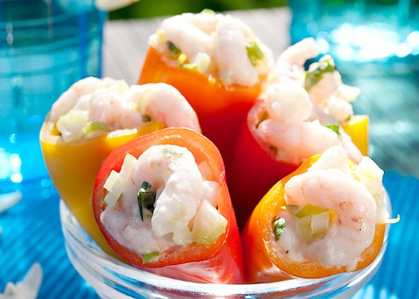 Poivrons miniatures farcis à la salade de crevettes