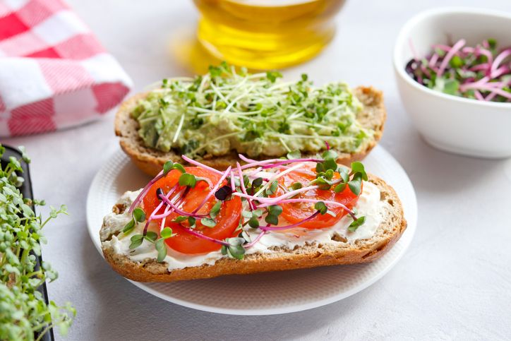 Pousses et germinations : valeur nutritive, bienfaits, recettes