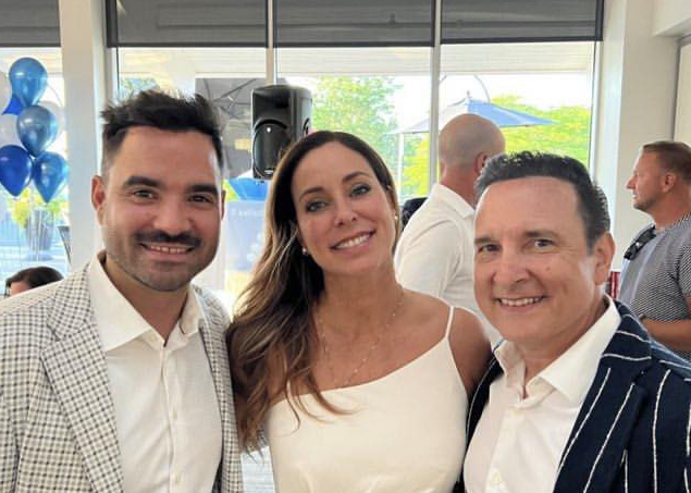 Anick Dumontet est magnifique dans une robe d’été féminine à souhait