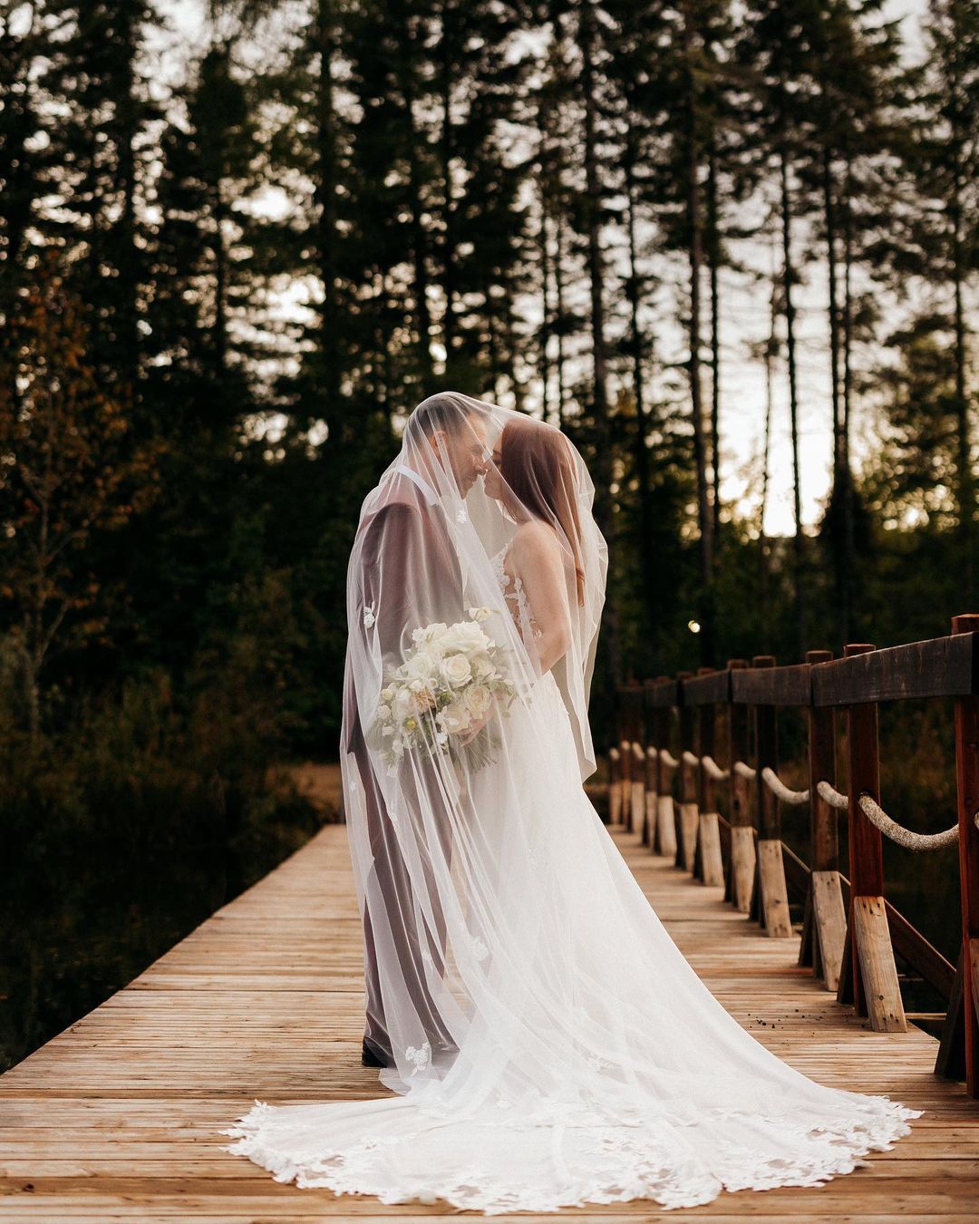 Voyez les SUBLIMES photos de mariage de Fred St-Gelais et Kim Gingras
