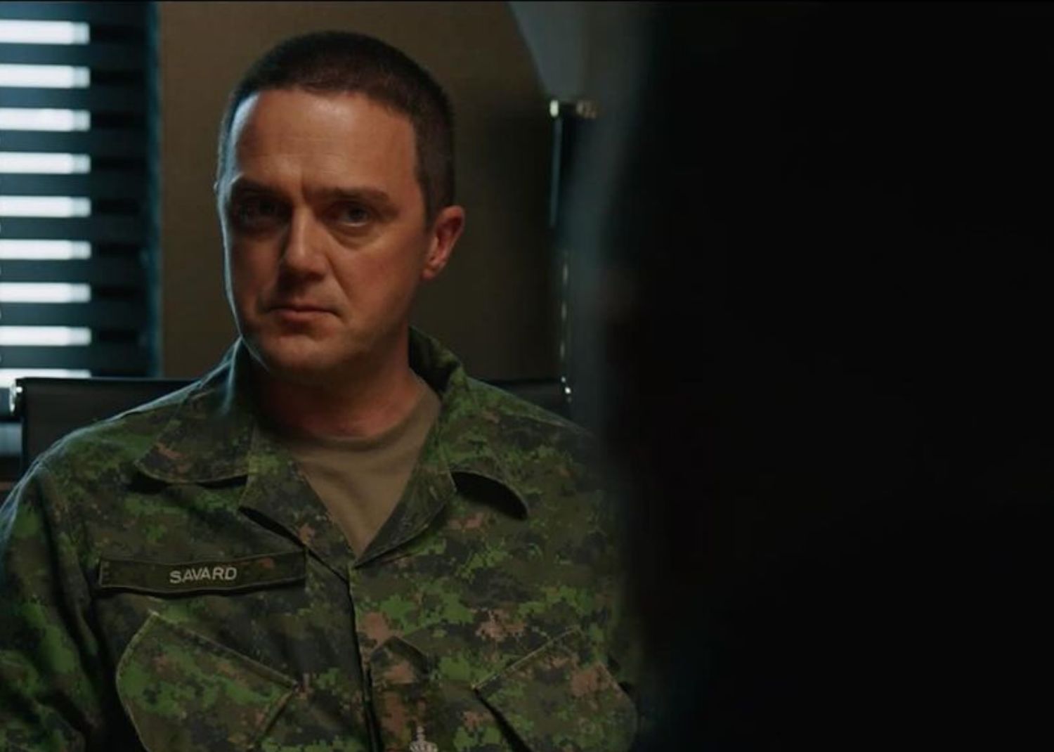 Le tournage de la série Les armes est interrompu, voici pourquoi