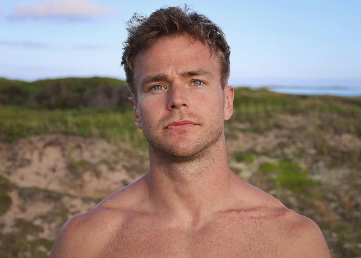 Hugo Barrette de Big Brother Célébrités partage des photos sexy torse nu