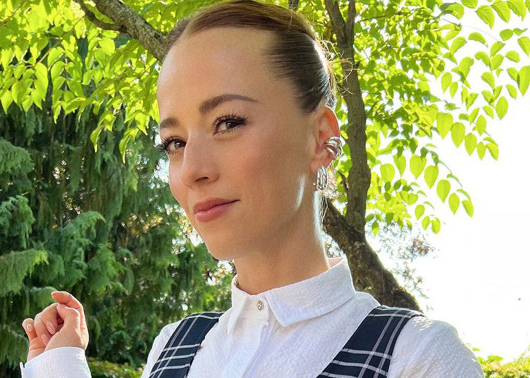 Au tour de Karine Vanasse d'être la cible de fausses publicités-chocs