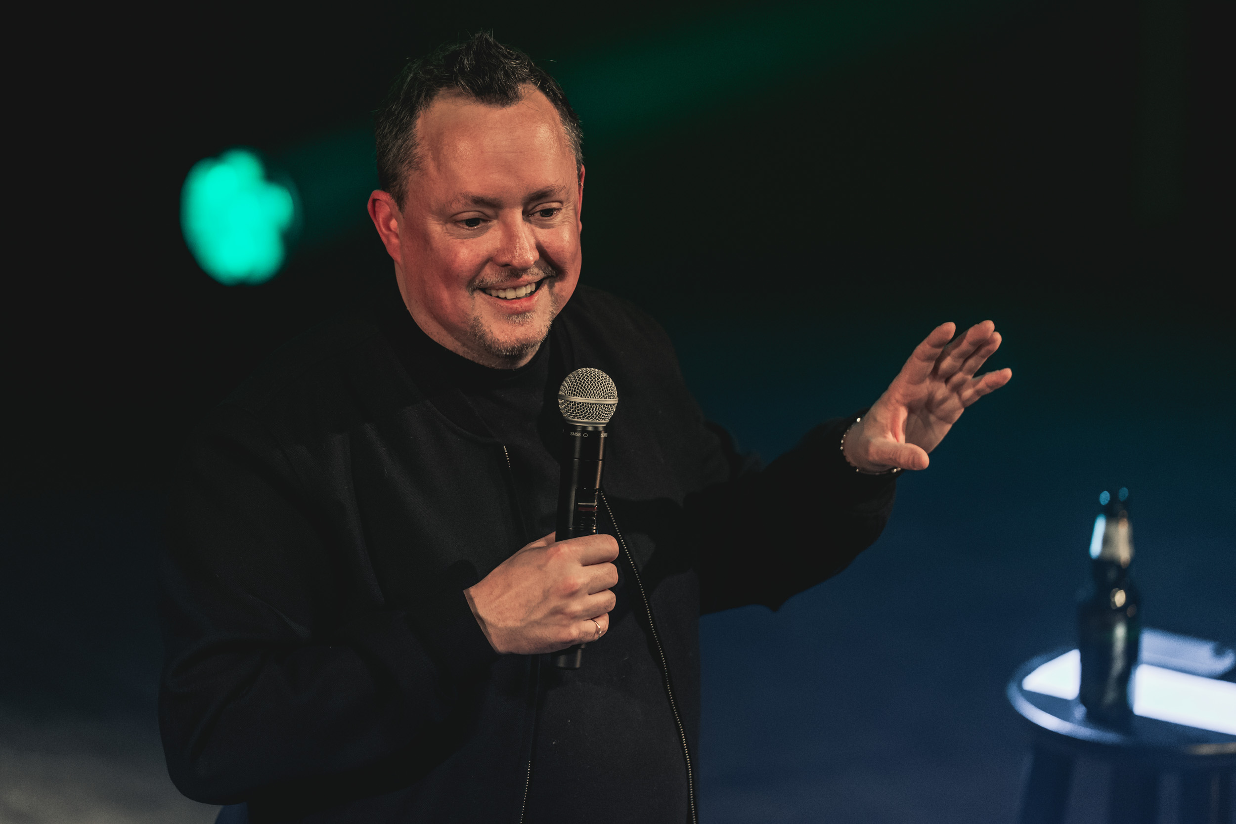 Découvrez les photos de la première de Modeste de Mike Ward!