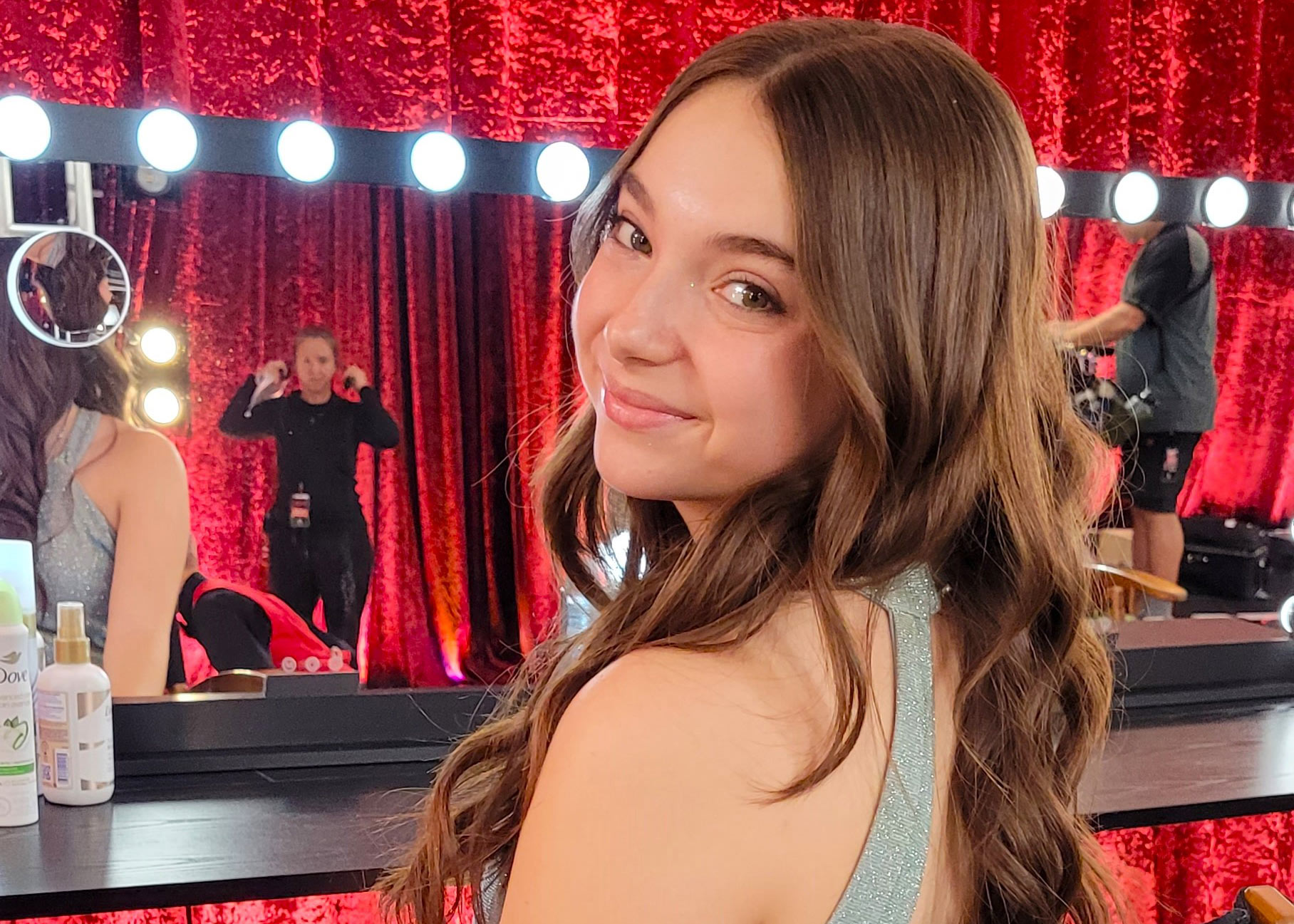 Jade Mathieu: La jeune chanteuse de 15 ans reçoit le golden buzzer à ...