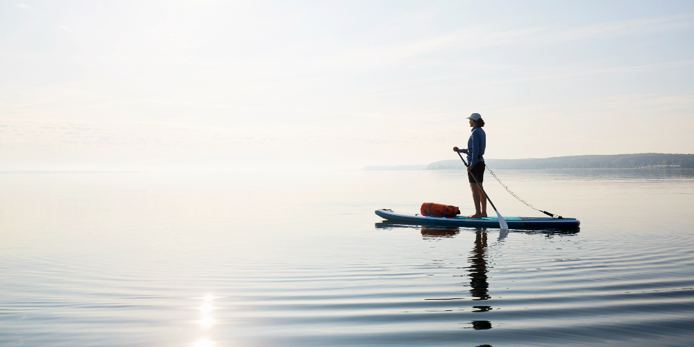 12 accessoires parfaits pour vos sorties en paddle board