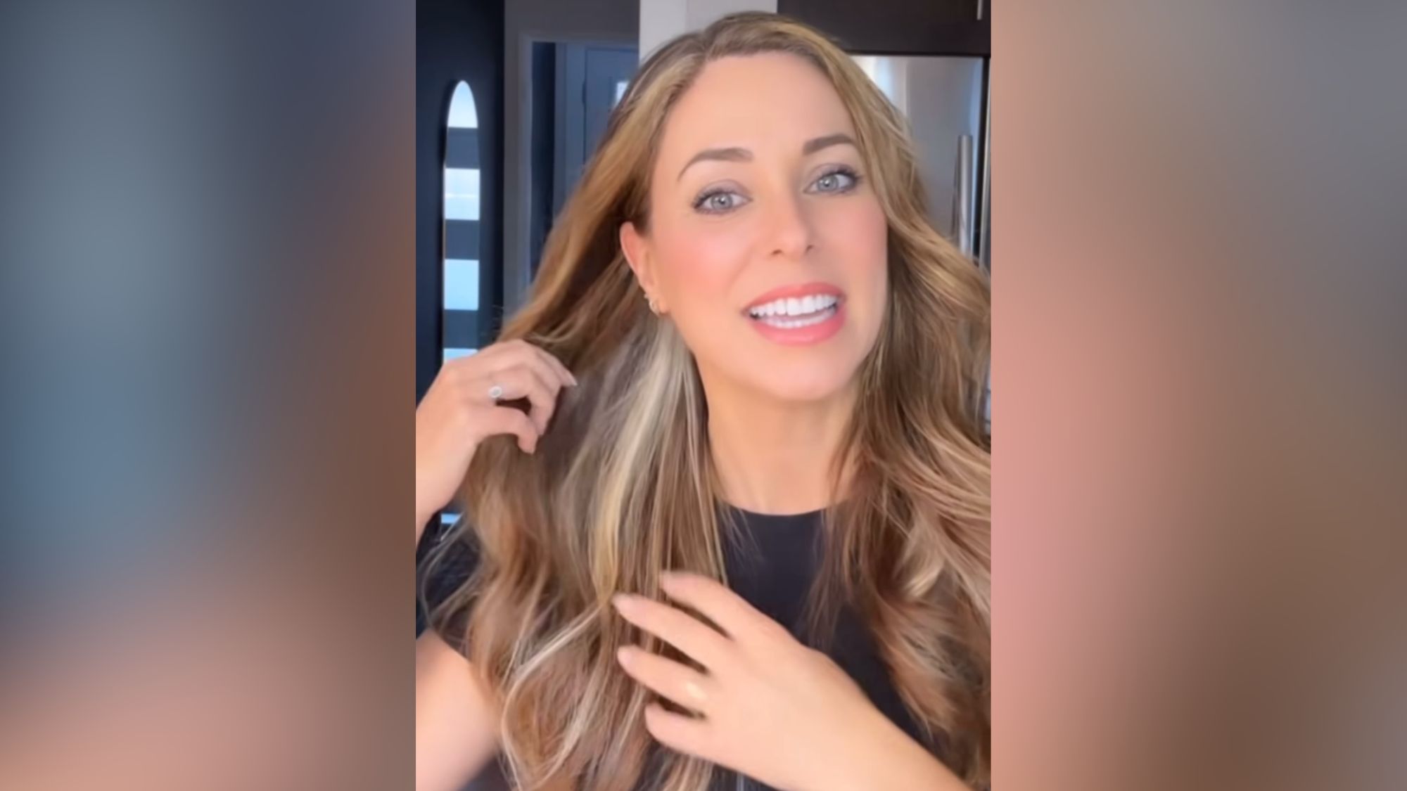 Anick Dumontet dévoile sa fabuleuse et lumineuse tignasse du printemps