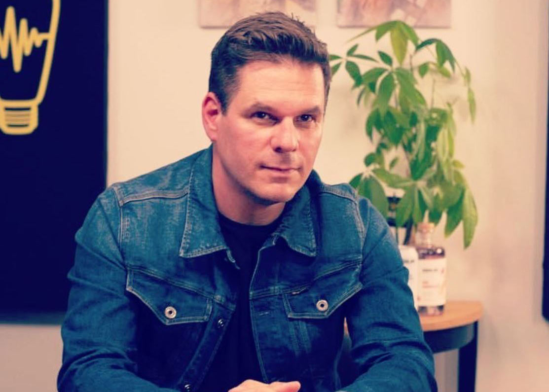 Patrick Lagacé partage de rares photos avec sa nouvelle amoureuse!