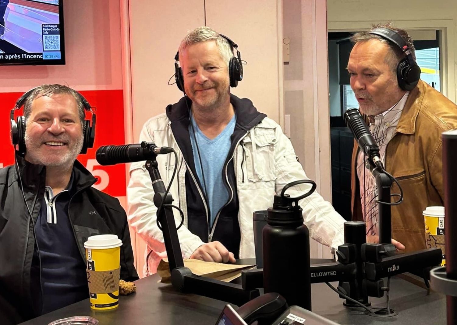 Jean-Michel Anctil reçoit tout un honneur sur le plateau de Salut Bonjour