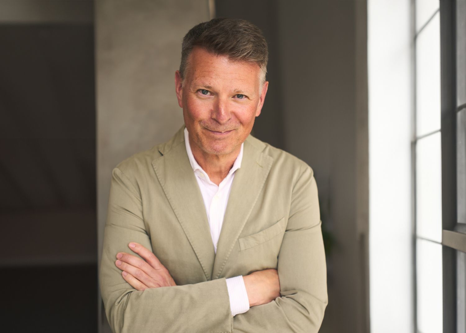 Stéphan Bureau invite ses fans à surfer avec lui