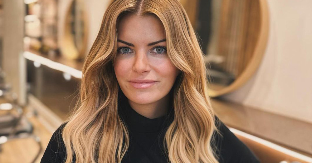 Kim Lizotte est flamboyante avec cette robe à paillettes