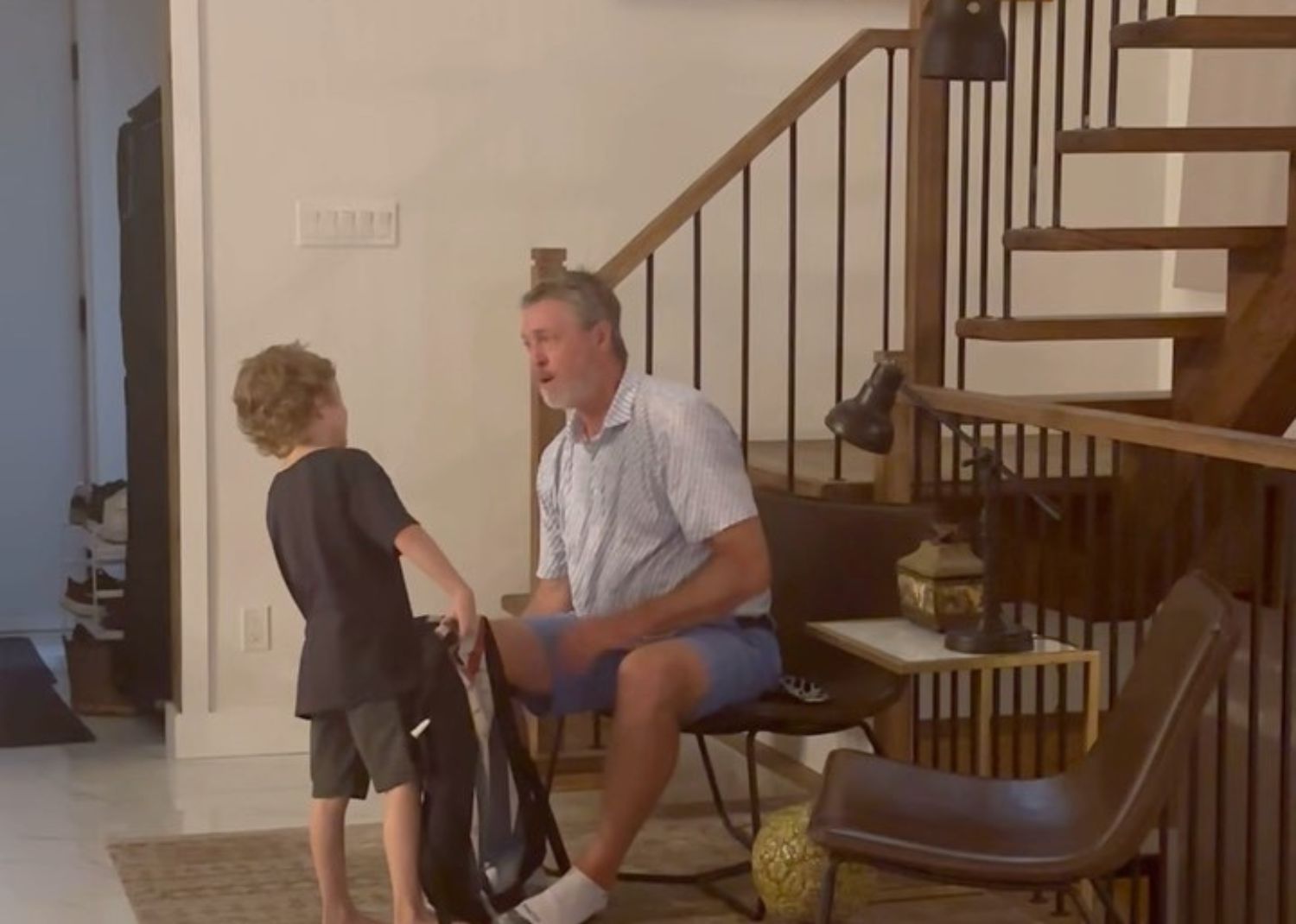Il faut voir cette adorable vidéo de Patrick Roy et ses petits-fils
