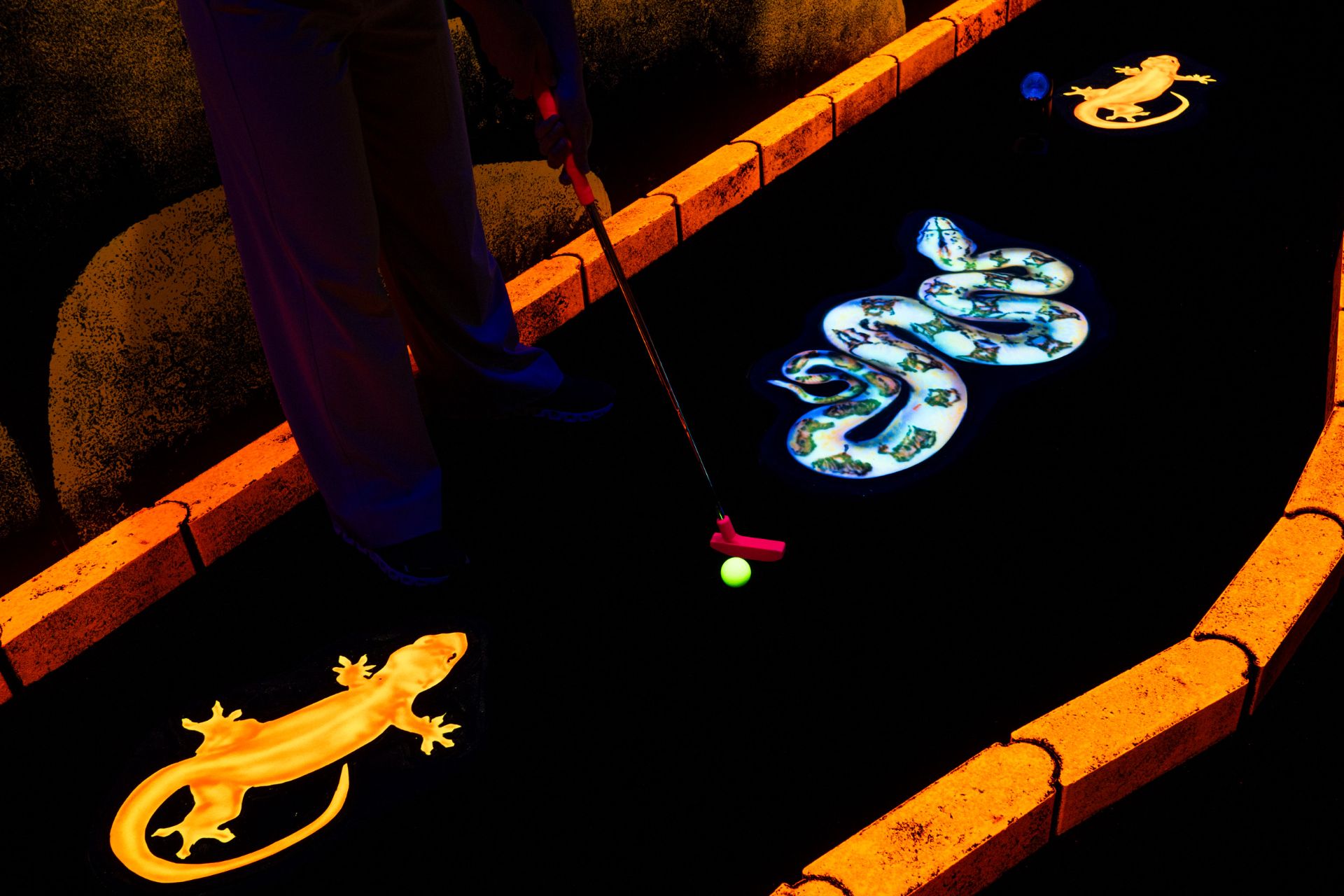 Un premier mini-golf fluorescent à effet 3D débarque à Québec