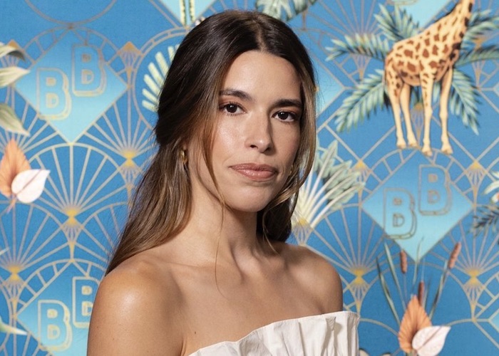 Marilou est à tomber par terre sur ces nouvelles photos de scène