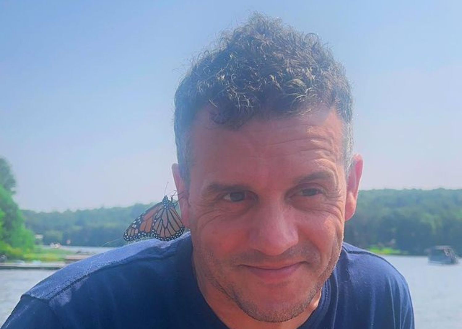 En vacances, Patrice Bélanger partage un moment touchant avec sa famille