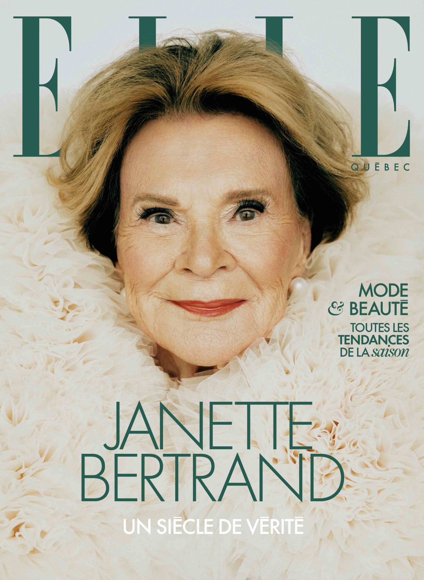 À 99 ans, Janette Bertrand se transforme en cover girl et fait sensation