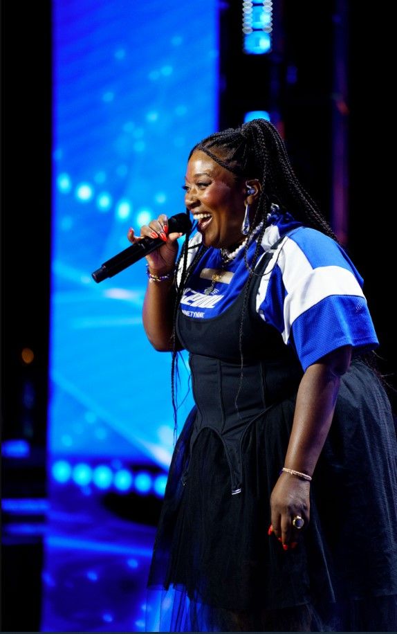 Malgré une labyrinthite, cette femme sème l'émoi à Quel talent!