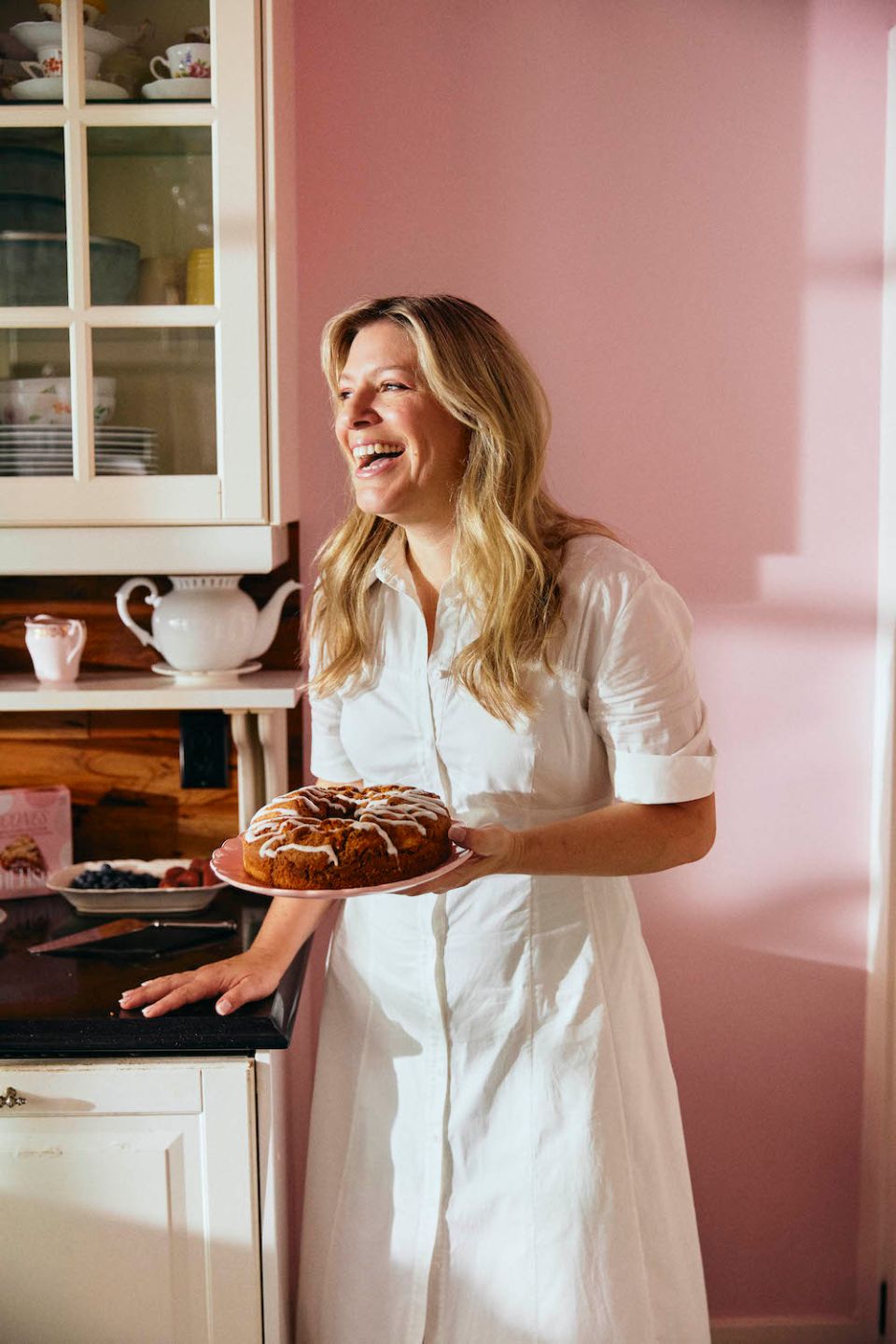 Anne-Marie Withenshaw lance une collection de pâtisseries gourmandes en ...