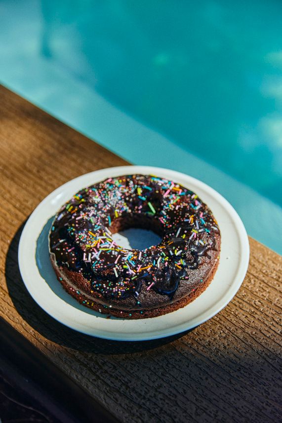 Anne-Marie Withenshaw lance une collection de pâtisseries gourmandes en ...