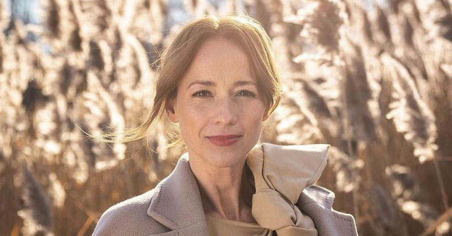 Karine Vanasse dévoile sa nouvelle coupe ultra courte