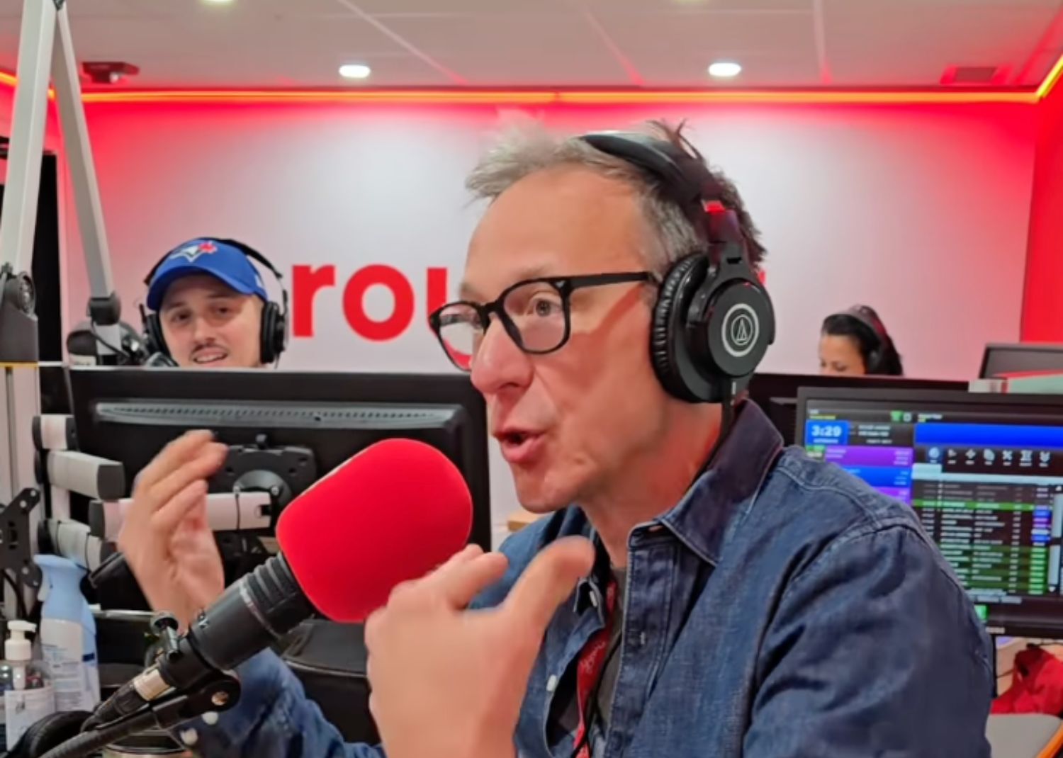 Pierre-François Legendre s'exclame en ondes: «c'est très, très, très ...