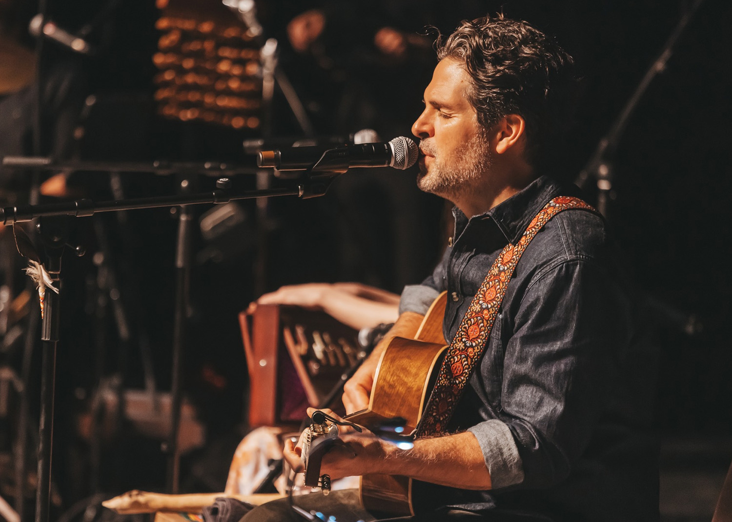 À 49 ans, cet entrepreneur réalise son rêve et lance un premier album