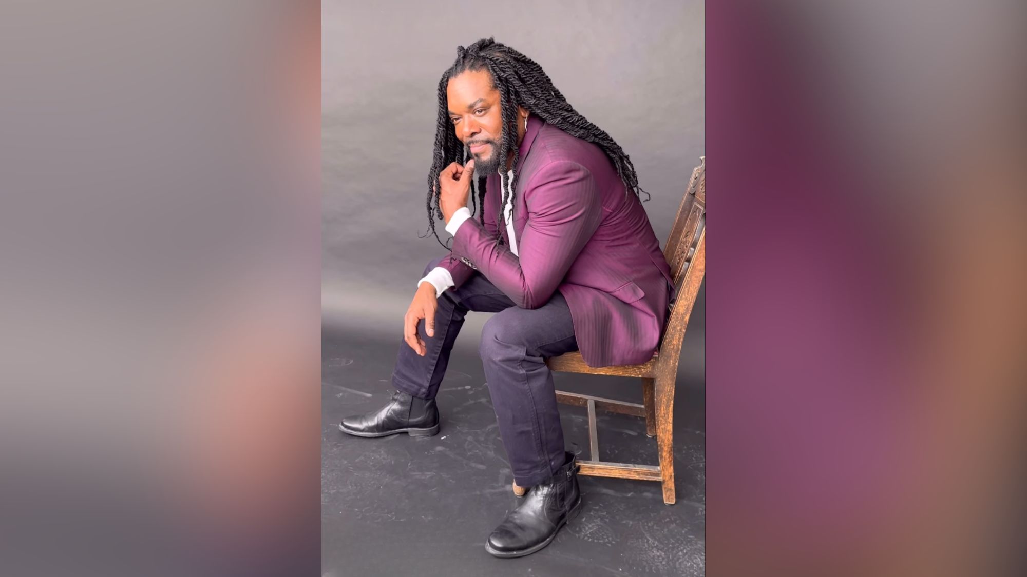 Anthony Kavanagh était très élégant pendant une séance photo