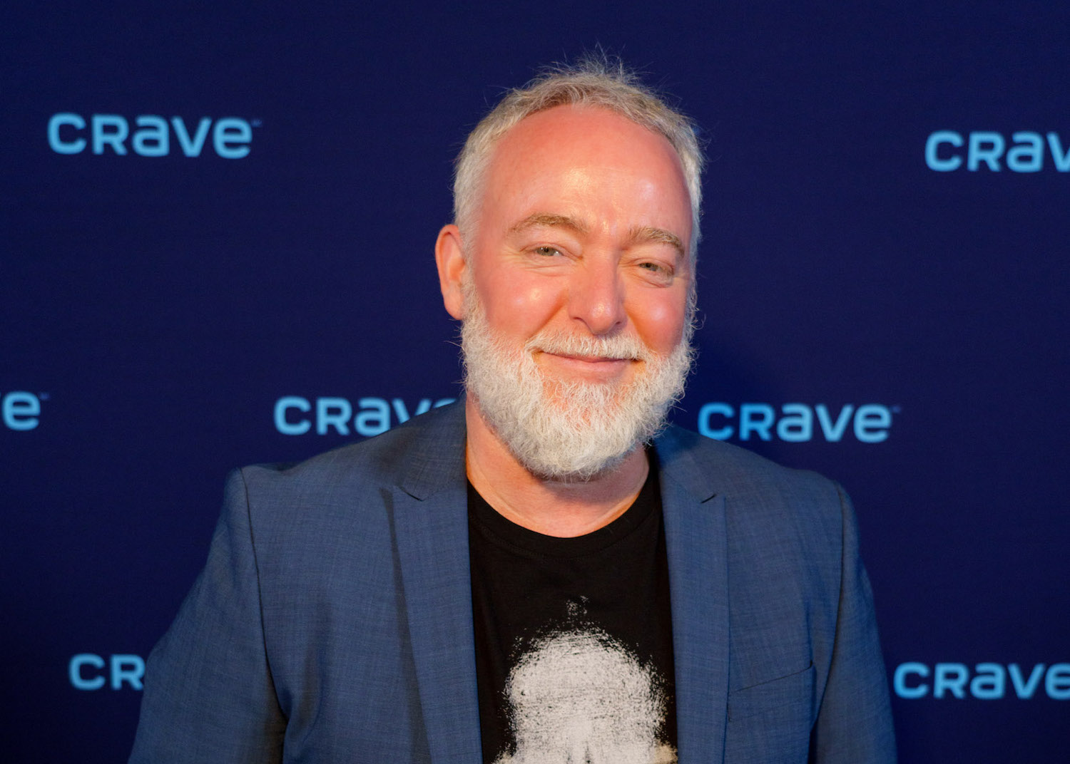 Guy Jodoin fait sensation en Speedo et casque de bain