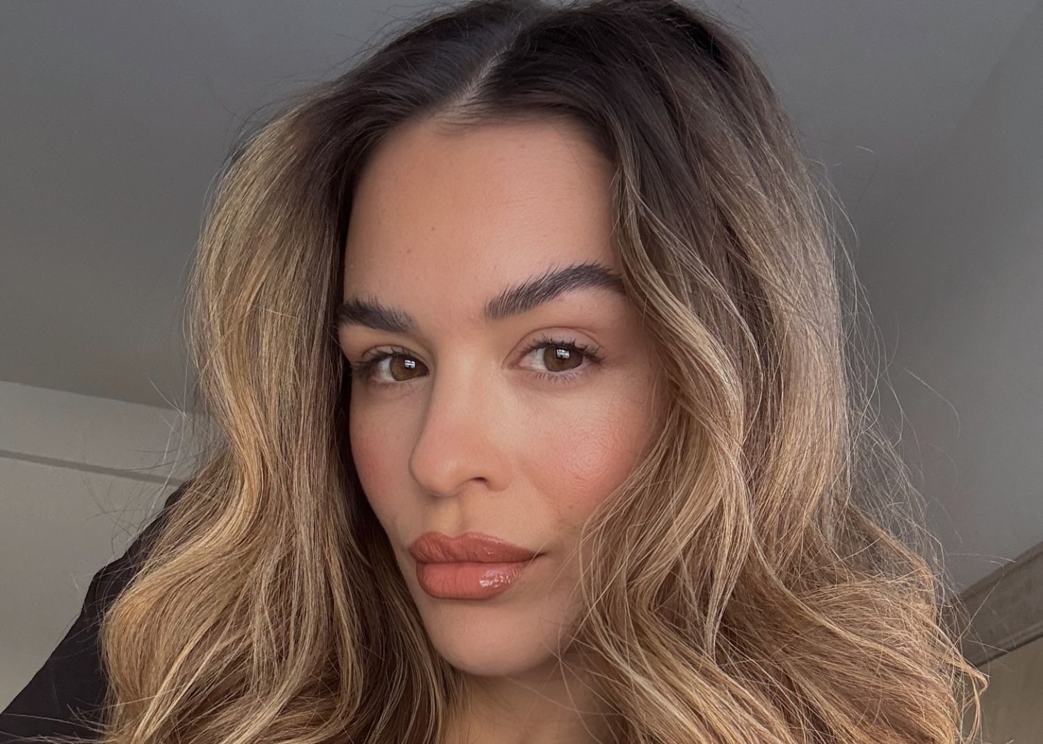 La conjointe de ce comédien de STAT apparaît dans la série, l’avez-vous reconnue?