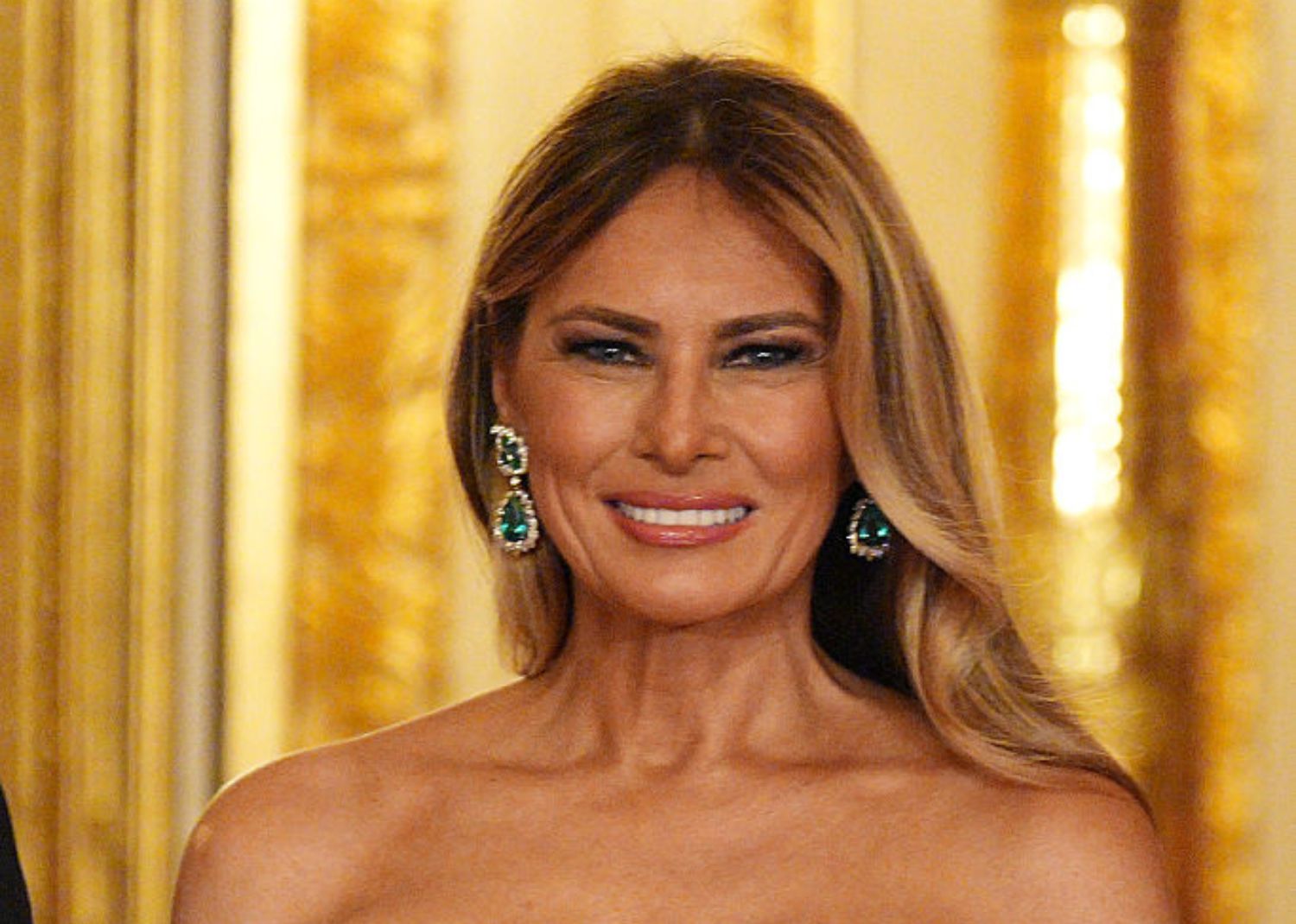 Visite royale: la robe de Melania Trump jugée inappropriée