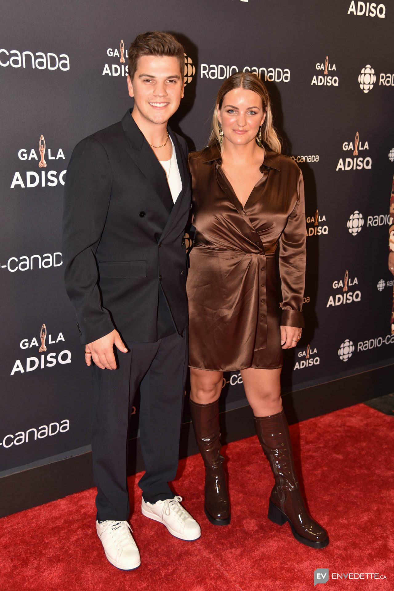 ADISQ 2022: Voyez les plus beaux couples sur le tapis rouge!