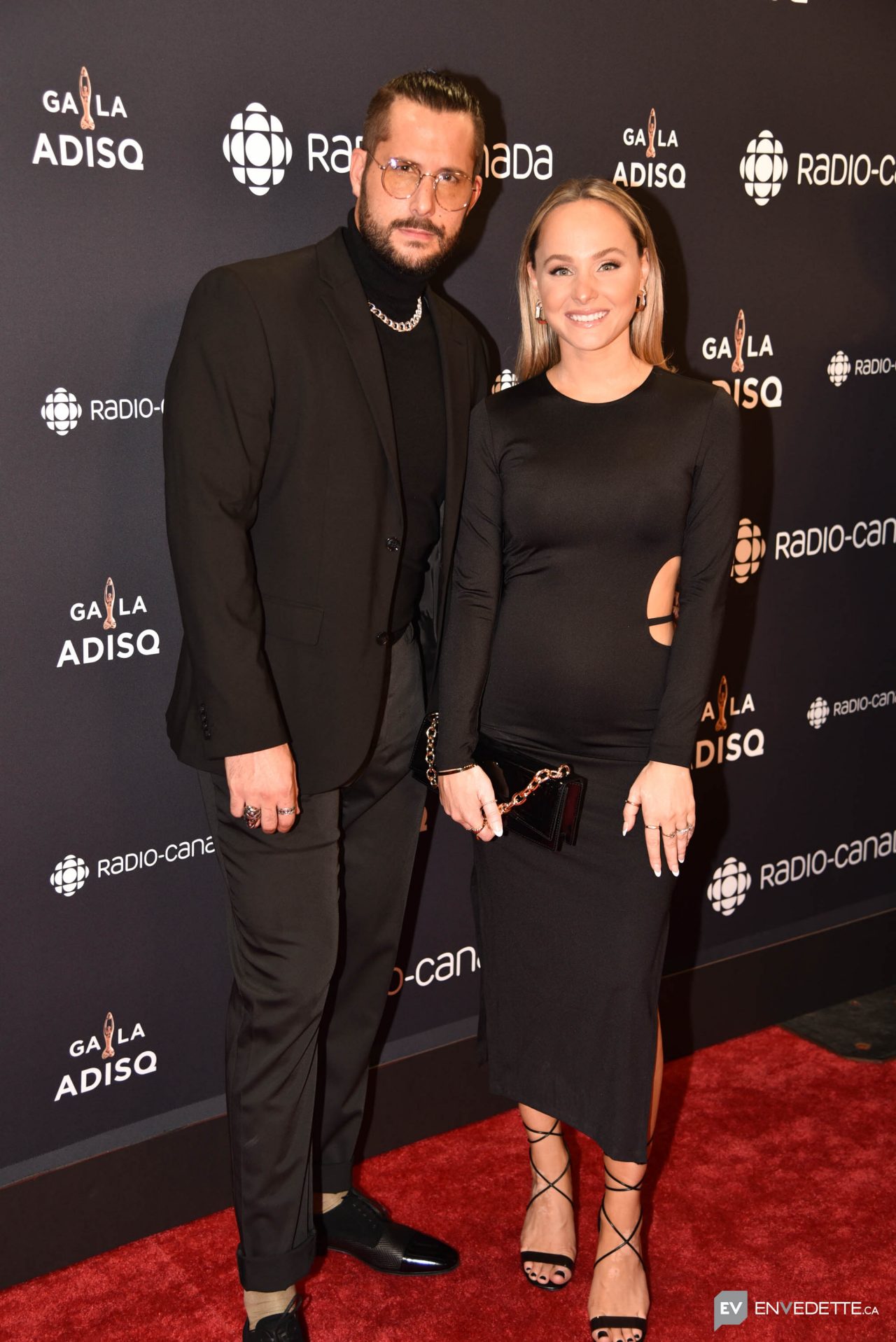 ADISQ 2022: Voyez les plus beaux couples sur le tapis rouge!