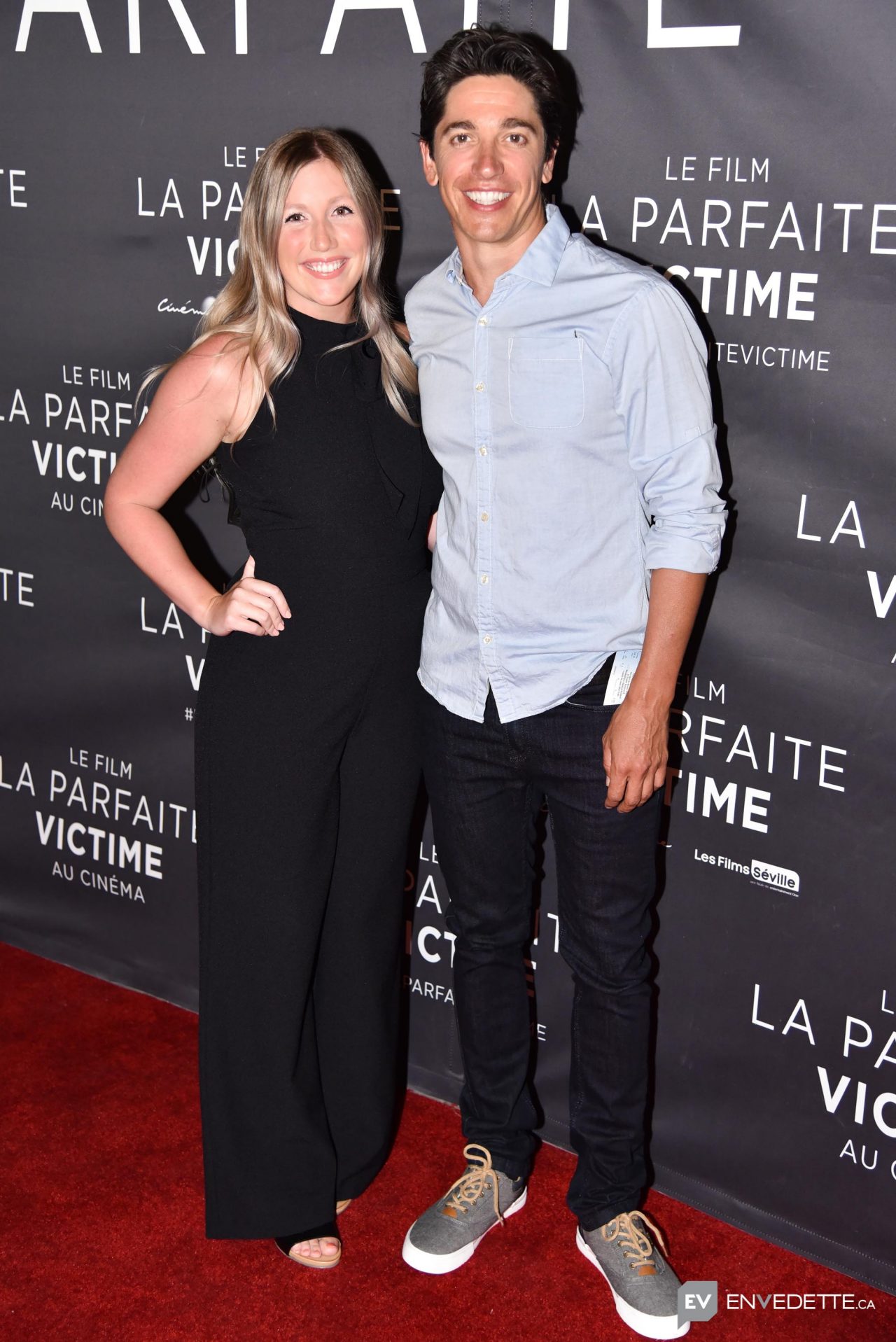 Adorable première apparition publique pour Yan England et son amoureuse